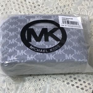Michael Kors | Bags | Michael Kors Admiral Cosmetic Travel | Poshmark